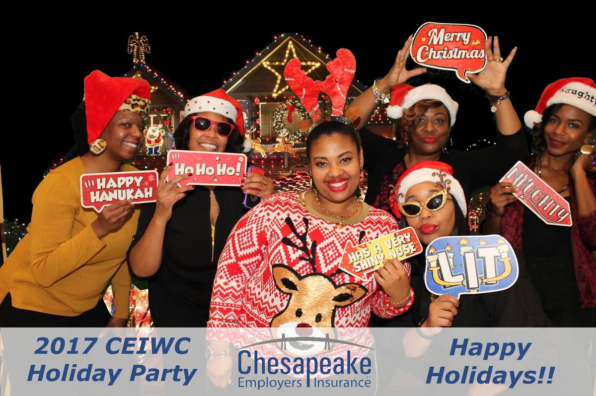 5 Ways To Express Your Elf In A Festive Photo Booth