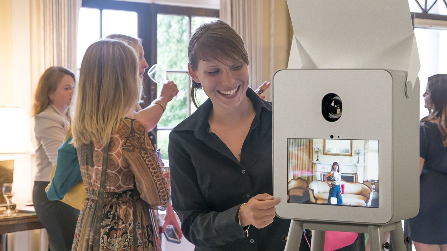 5 Tips For Starting Your Own Photo Booth Business