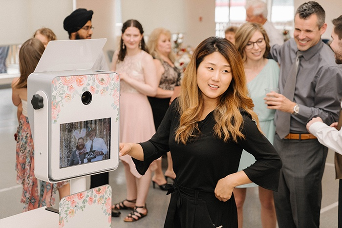 How To Book The Best Holiday Photo Booth On A Budget