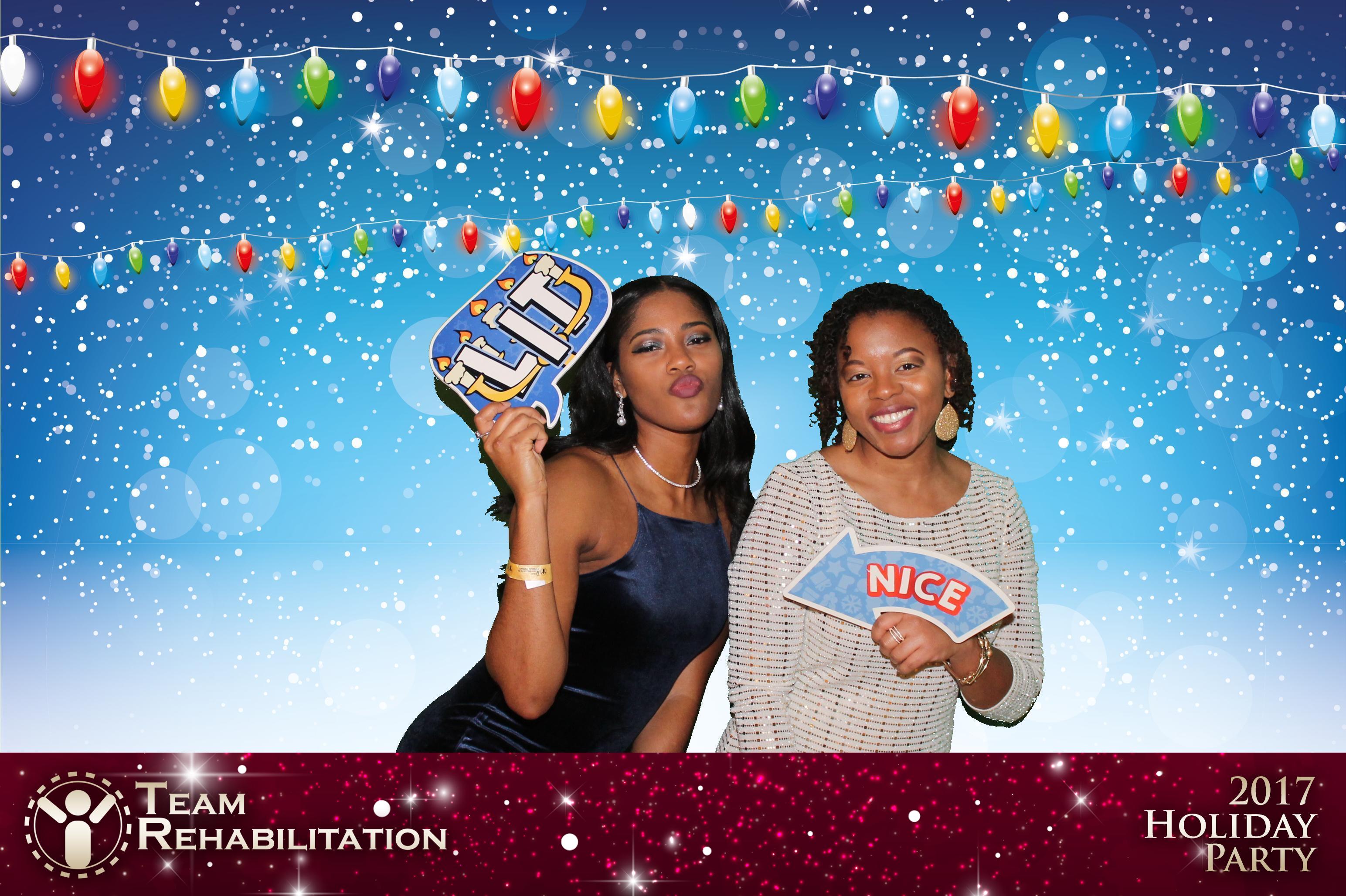 5 Ways To Express Your Elf In A Festive Photo Booth